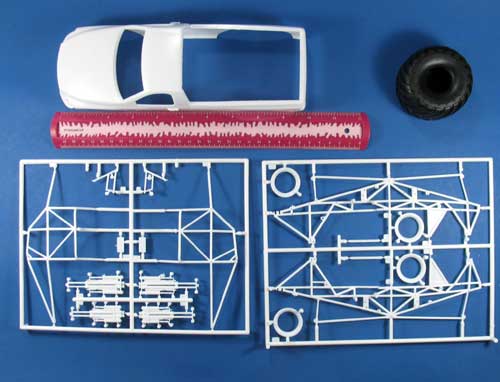 Lindberg Dodge weirdohs 4x4 Pickup monster Truck Model Kit.