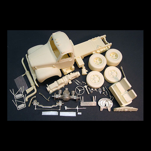 1950's Mack B-61 Heavy Truck - American Industrial