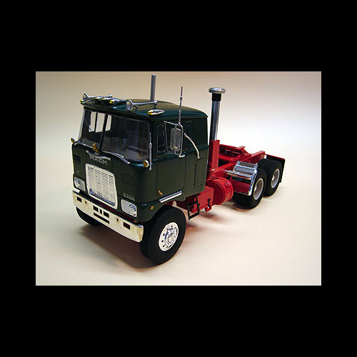 1975 Mack F700 Heavy Truck - American Industrial