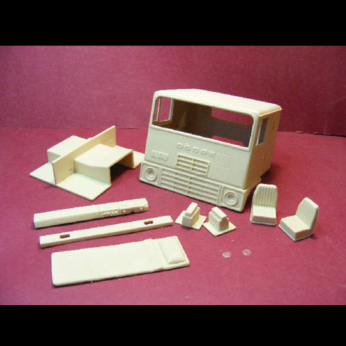 Dodge L1000 COE with Sleeper - Aussie Resin Models